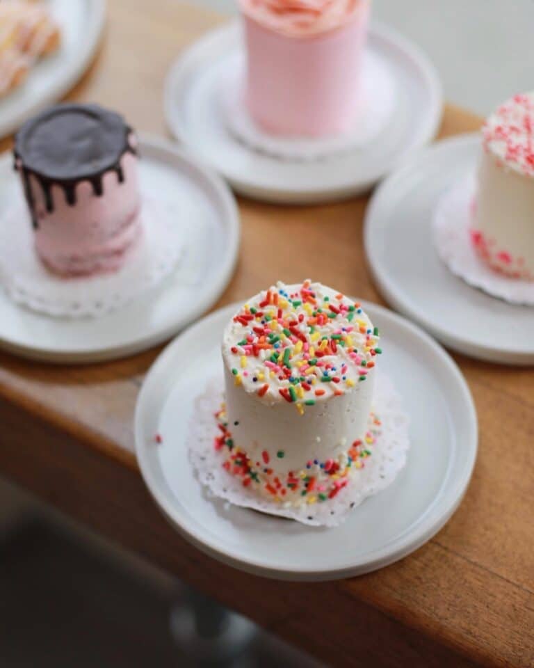 5 Iconic Spots For The Best Dessert In Los Angeles — Salt & Wind Travel